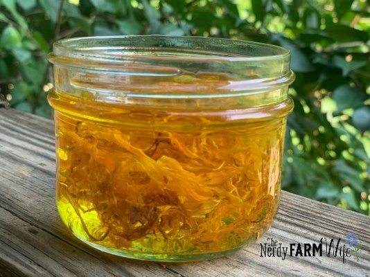 Sunflower Lip Balm (Using Vegan Sunflower Wax)