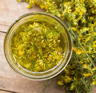 How to Make Herb Infused Oils (+FAQS & Tips)